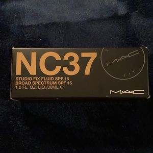MAC Cosmetics | Makeup | Mac Studio Fix Fluid Spf 5 Foundation Nc37 ...